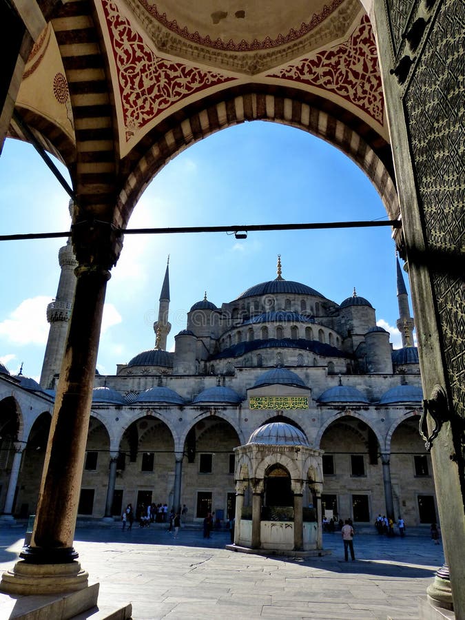 Famous Blue Mosque,Istanbul Stock Photo - Image of pillars, frame: 39032098