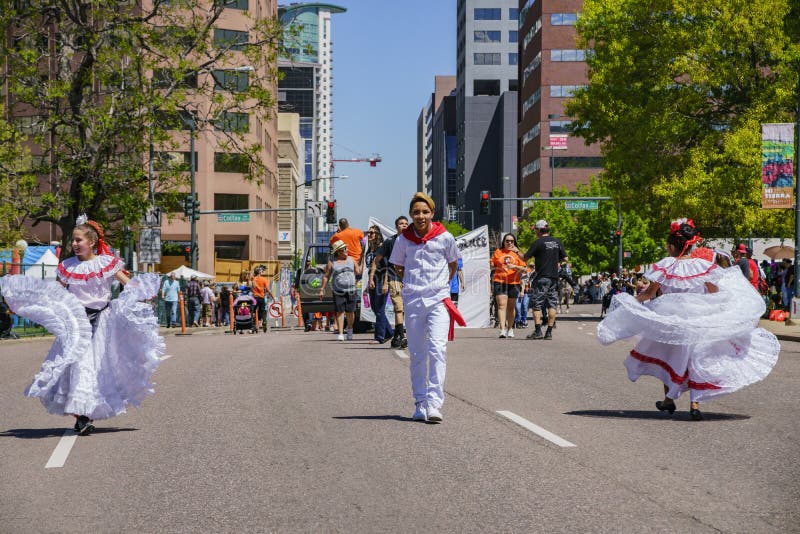 The Famous Cinco De Mayo Parade Editorial Photography - Image of women ...