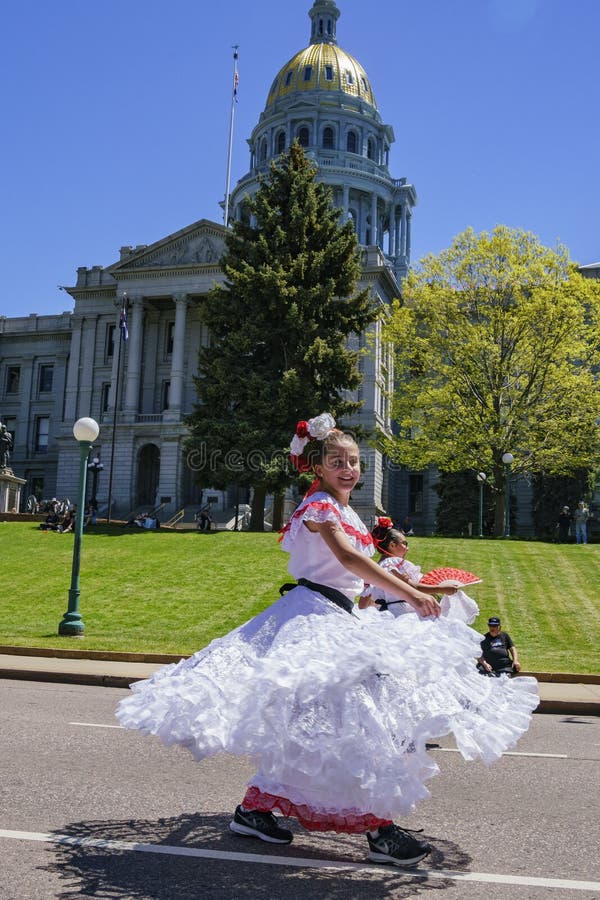 The Famous Cinco De Mayo Parade Editorial Stock Photo - Image of parade ...