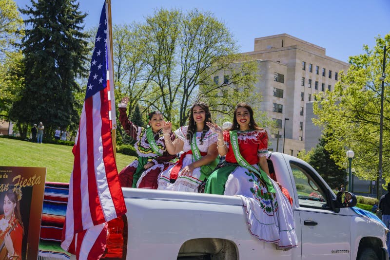 The Famous Cinco De Mayo Parade Editorial Image - Image of travel ...