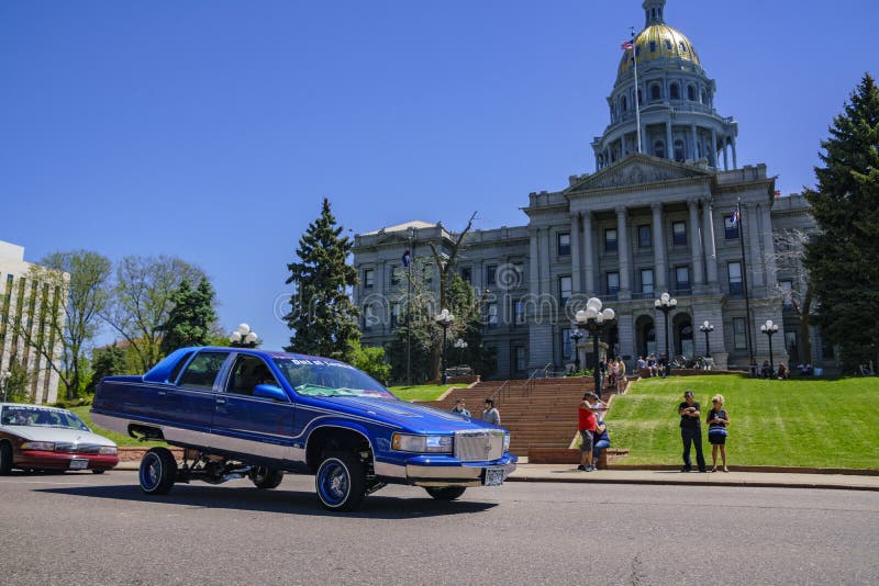 The Famous Cinco De Mayo Parade Editorial Stock Image - Image of cinco ...