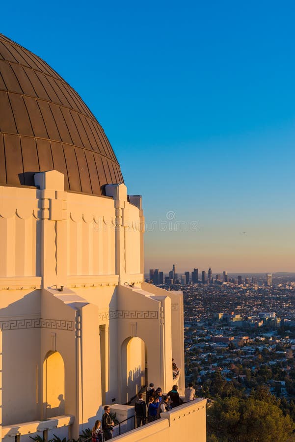 Famous Griffith Observatory Editorial Stock Image - Image of cloud ...