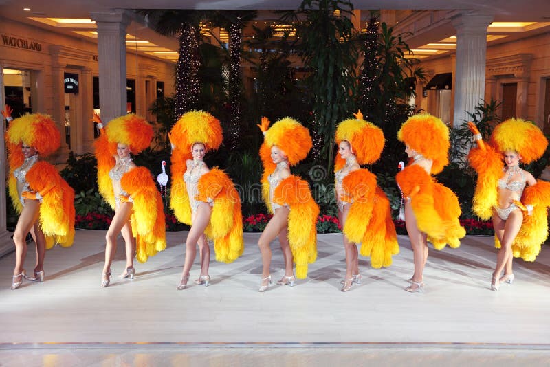 Famous Parisian Cabaret Moulin Rouge Editorial Photo - Image of ...