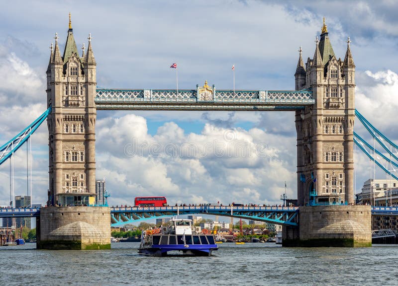 Famous Tower Bridge Over Thames River, London, UK Stock Illustration ...