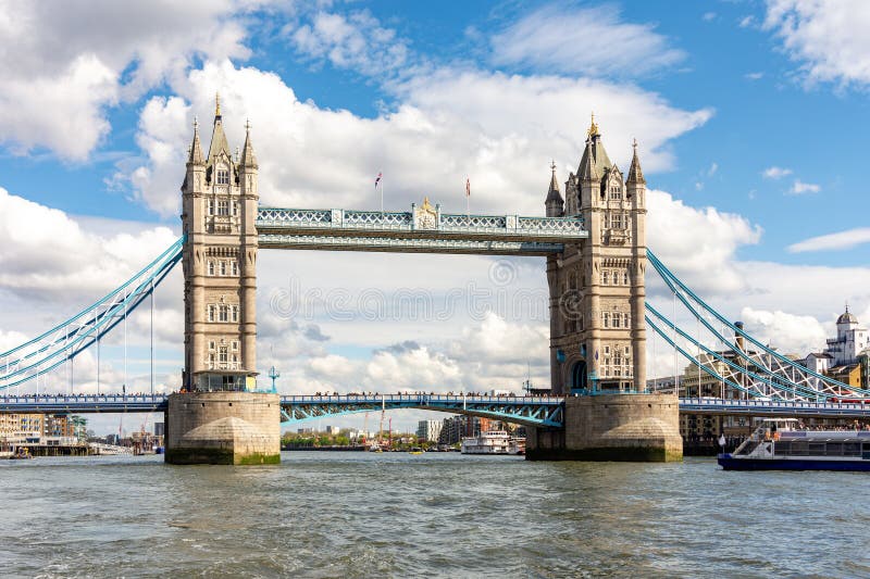 Famous Tower Bridge Over Thames River, London, UK Stock Illustration ...