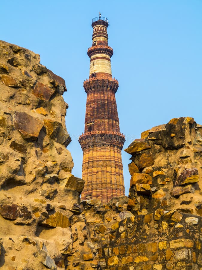 Famous tower of Qutb Minar stock image. Image of muslim - 31841389