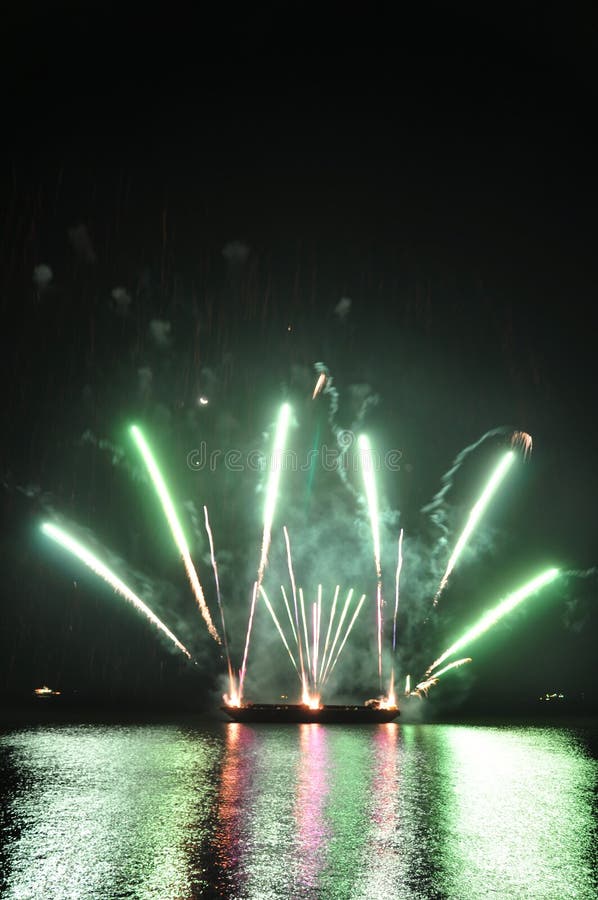 Fan-shaped Fireworks Picture. Image: 9691625