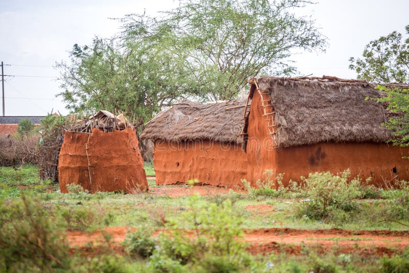 Fango Tradizionale, Case Africane Nel Kenya Fotografia Stock - Immagine ...
