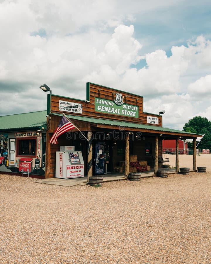 Fanning Outpost General Store, on Route 66 in Cuba, Missouri Editorial ...
