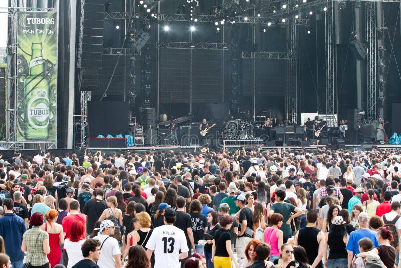 Fans editorial image. Image of lots, tuborg, drink, event - 28231995