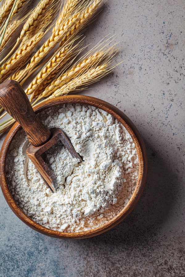 Farinha Em Madeira De Fundo Escuro Imagem de Stock - Imagem de cozinhar ...