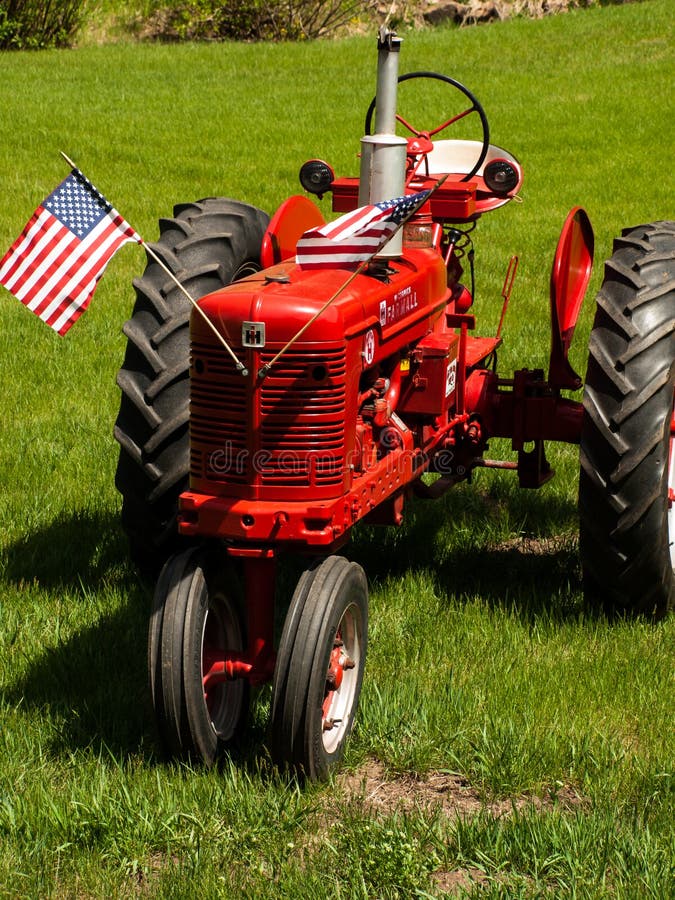 Farm tractor editorial image. Image of grass, wheel, field - 42058980