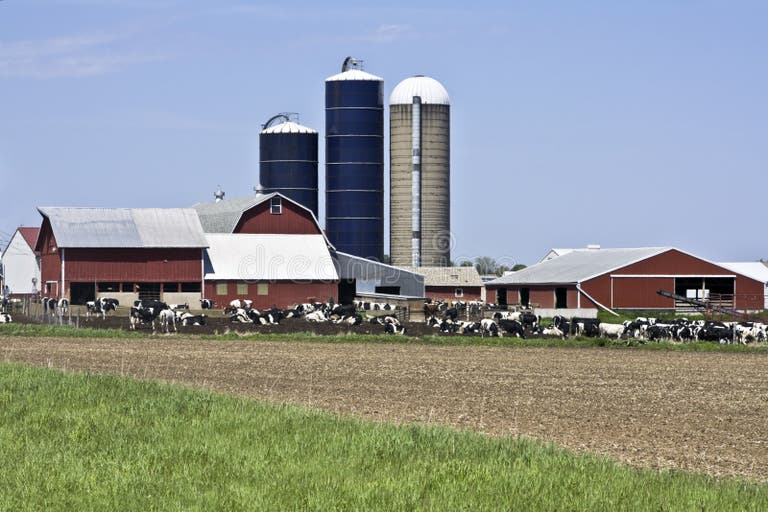 Farm in Wisconsin stock image. Image of outdoors, lake - 9465217