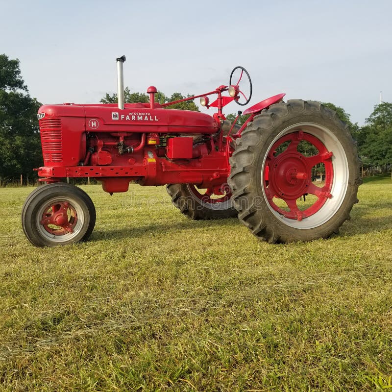 Farmall H editorial photography. Image of farmall, restored - 99393077
