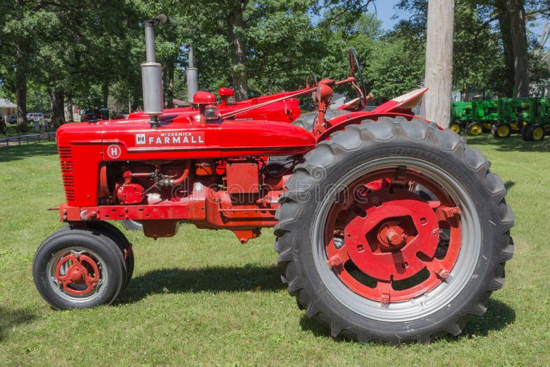 Farmall Model H editorial image. Image of diesel, motor - 43693370