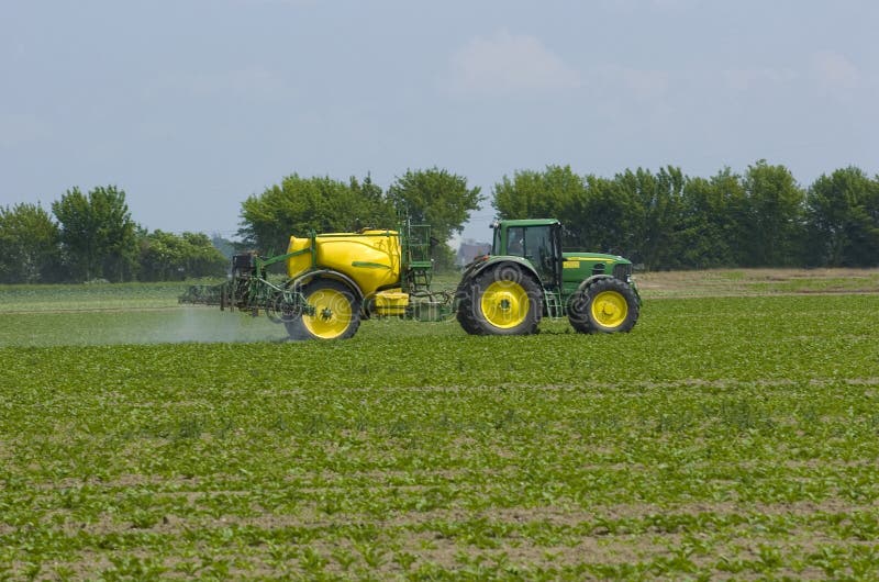 Farmer fertilizing field editorial photography. Image of dirt - 9500262