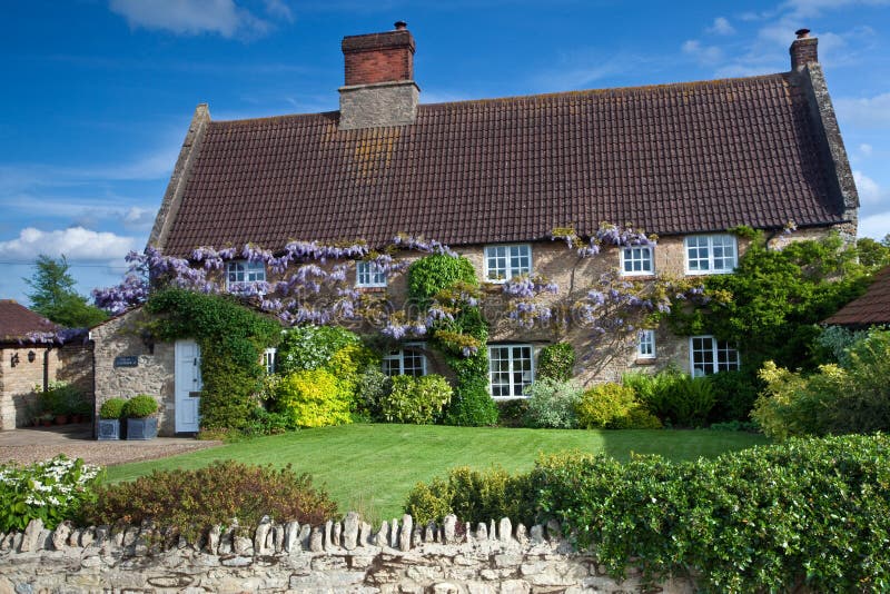 Farmhouse in England stock image. Image of rural, dwelling - 12801605