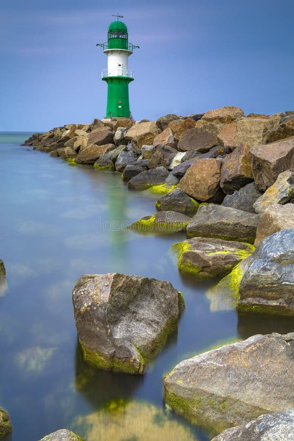 Faro immagine stock. Immagine di guida, nave, esposizione - 88941809