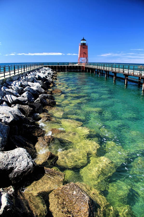 Faro De Charlevoix Michigan Foto de archivo - Imagen de calzadas ...