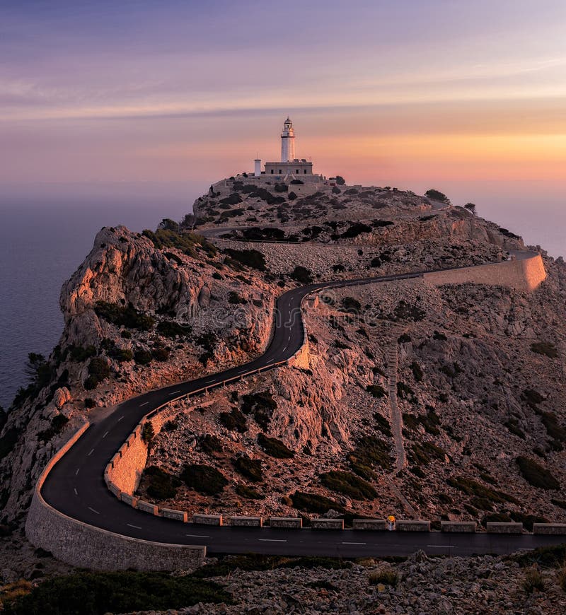 Faro De Formentor, Isla De Majorca Foto de archivo - Imagen de hermoso ...
