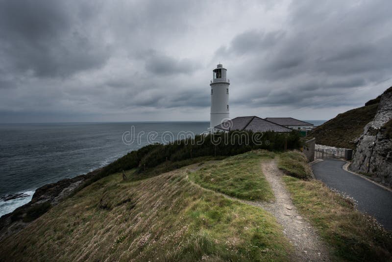 Faro de Trevose imagen de archivo. Imagen de camino, acantilados - 80641163