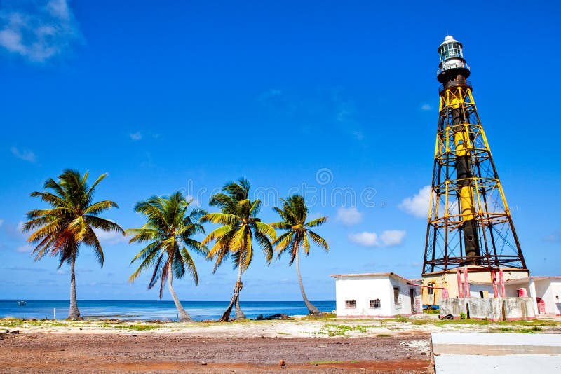 Faro En La Playa Cayo Jutias, Cuba Imagen de archivo - Imagen de ...