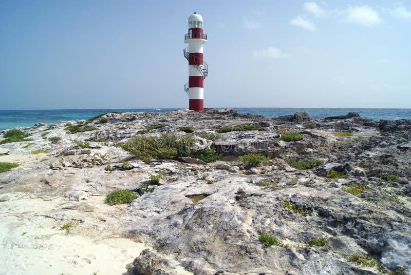 Playa Y Faro De Cancun En México Foto de archivo - Imagen de agua ...