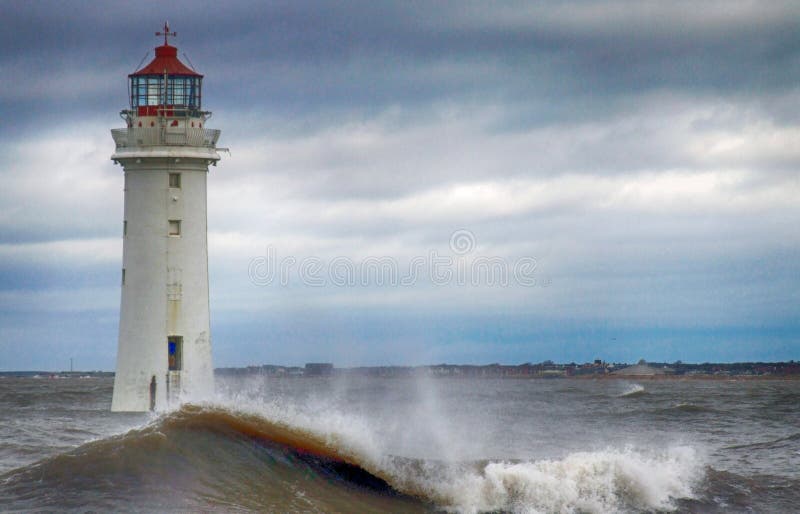 Farol Da Rocha Da Vara Do Clima De Tempestade Foto de Stock - Imagem de ...