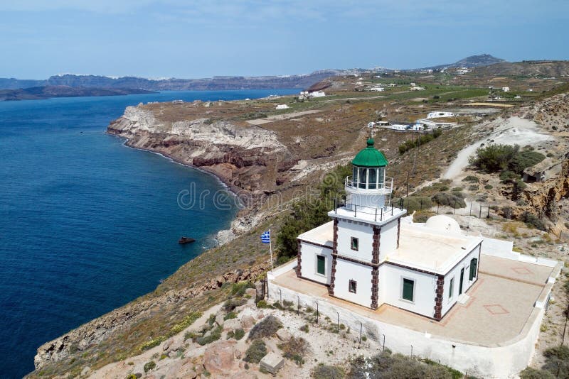 Farol De Akrotiri, Santorini, Grécia Imagem de Stock - Imagem de nuvem ...