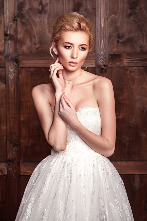 Fashion Beauty Bridal Shooting Beautiful Fashion Bride In Wedding