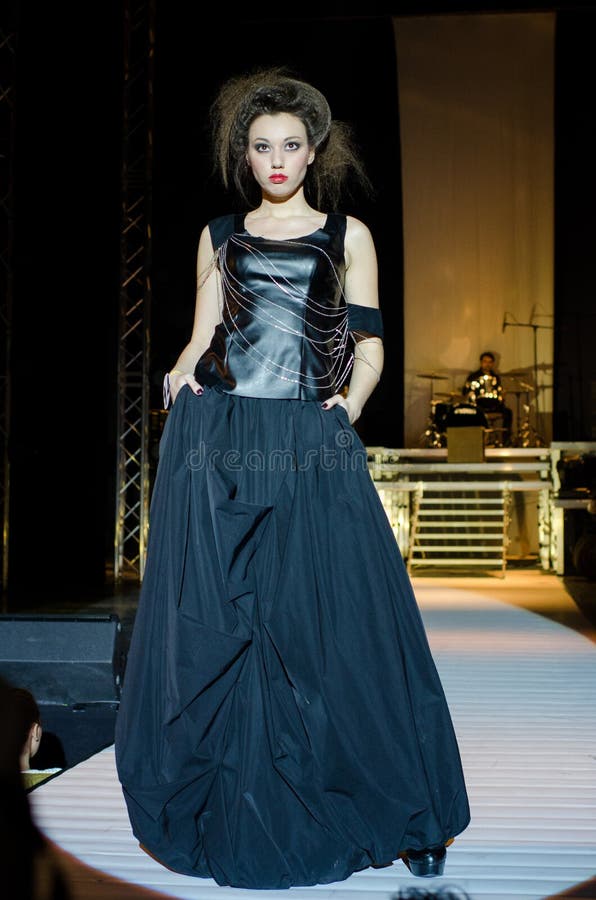 Fashion show editorial photography. Image of dress, model - 28863087