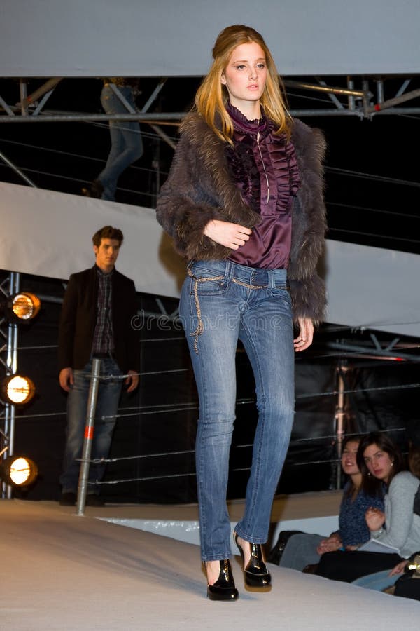 Fashion show in Barcelona editorial photo. Image of model - 24850586