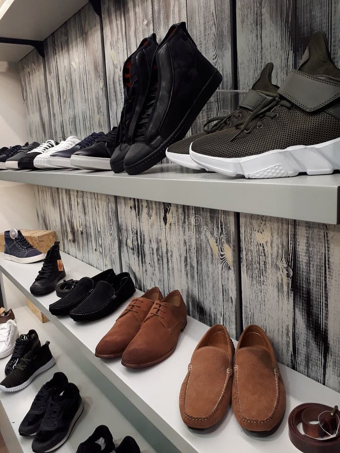 Man shoes in the store stock image. Image of beauty - 101624367