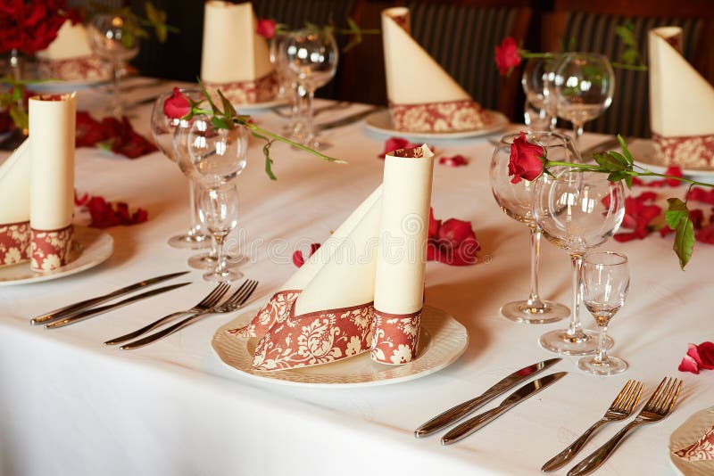 Fashionable Table Setting Floral Designs Stock Photos - Free & Royalty ...