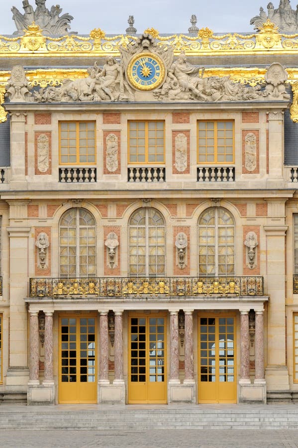 Fassade Des Versailles-Palastes Stockbild - Bild von gebäude, palast ...