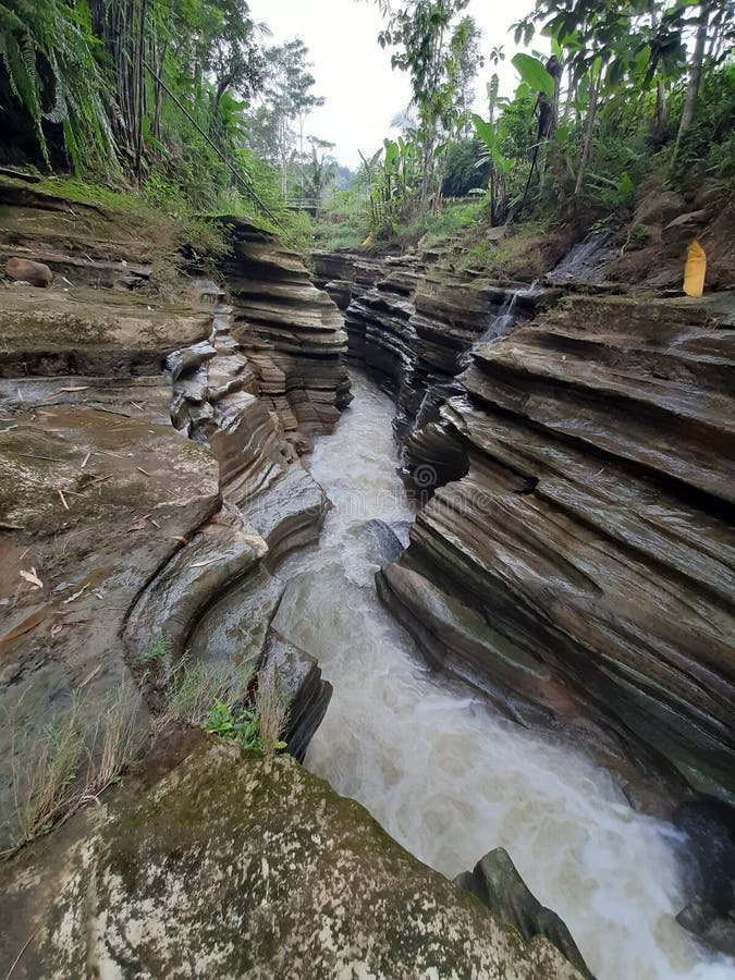 River that Flows through the Boulders Stock Image - Image of river ...
