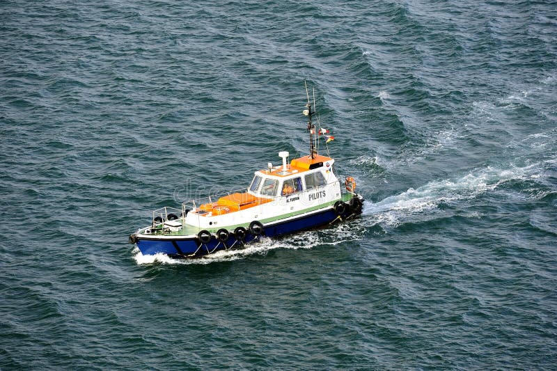 Fast moving Pilot Boat editorial stock image. Image of port - 87744354
