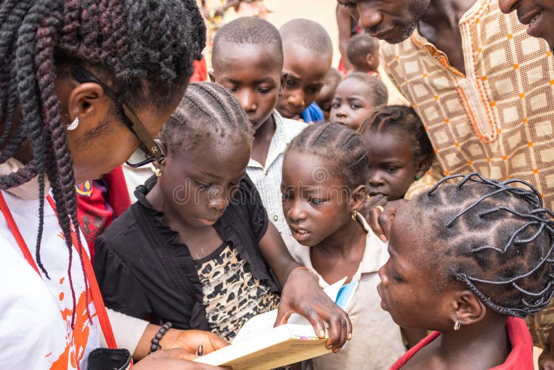 Fattiga Lantliga Afrikanska Barn 22 Redaktionell Foto - Bild av ...