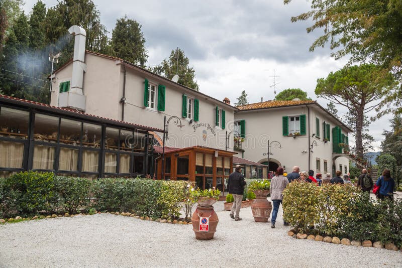 Fattoria il Poggio editorial stock photo. Image of valley - 95006103