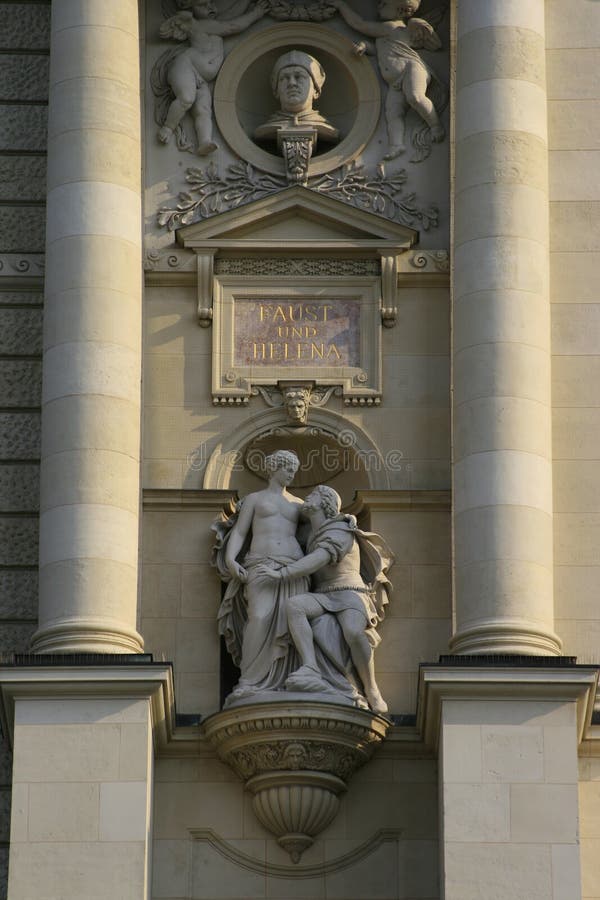 Faust und Helen stockfoto. Bild von helen, ausführlich - 13824588