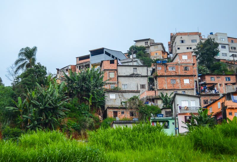 Favela No Subúrbio De Sao Paulo, Brasil Foto de Stock - Imagem de ...