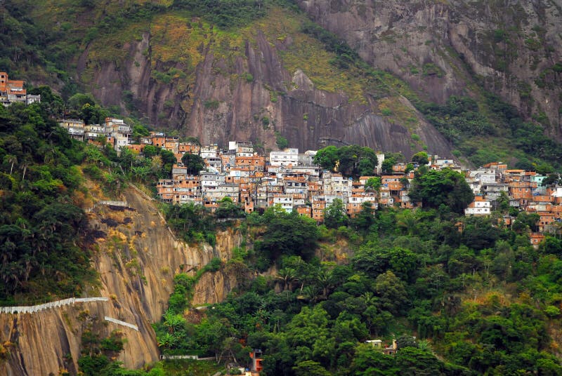 Luchtmening Van Favela En High-rise Gebouwen in Rio De Janeiro, Stock ...