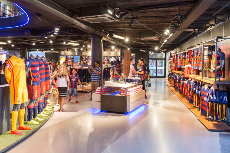 FC Barcelonarepresentant Megastore I Camp Nou Studium, Spanien ...