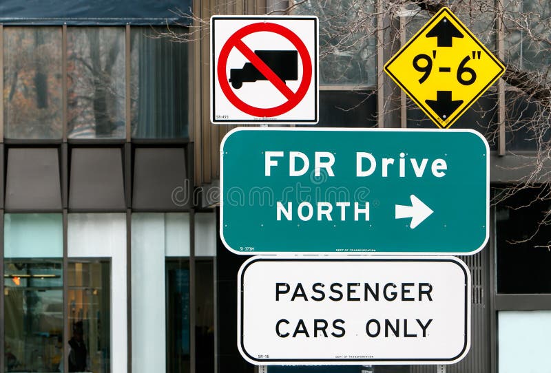 FDR Drive North sign editorial stock photo. Image of road - 97109868