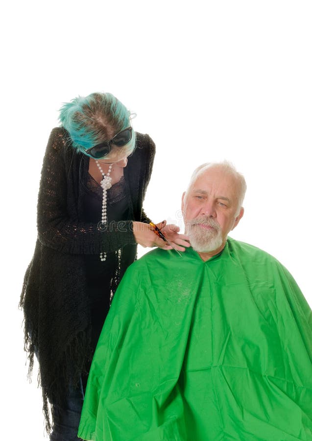 Feamale Barberare Som Rakar Klienten Fotografering för Bildbyråer ...