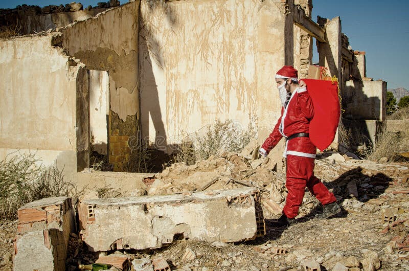 Trudging Along in the Snow. Stock Image - Image of winter, nature: 38210649