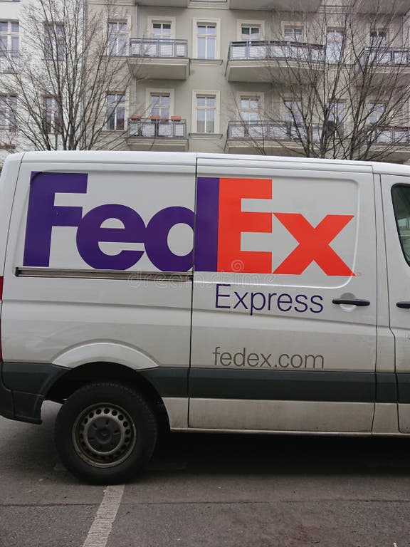 Federal Express Van редакционное фотография. изображение насчитывающей ...