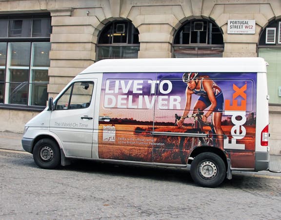 Federal Express Van редакционное изображение. изображение насчитывающей ...