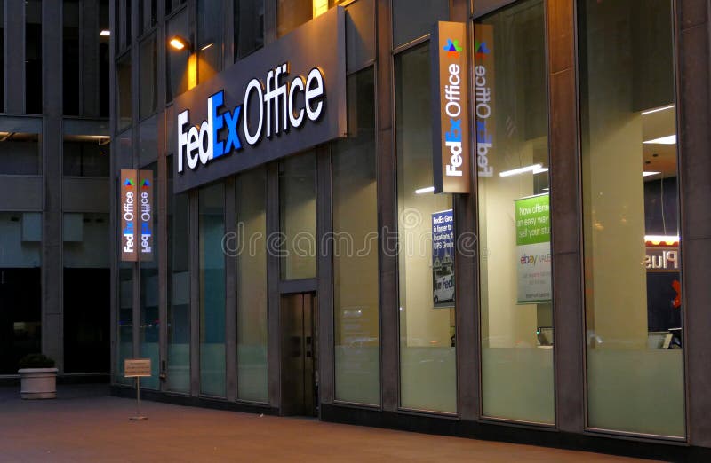 370 Fedex Sign Stock Photos - Free & Royalty-Free Stock Photos from ...