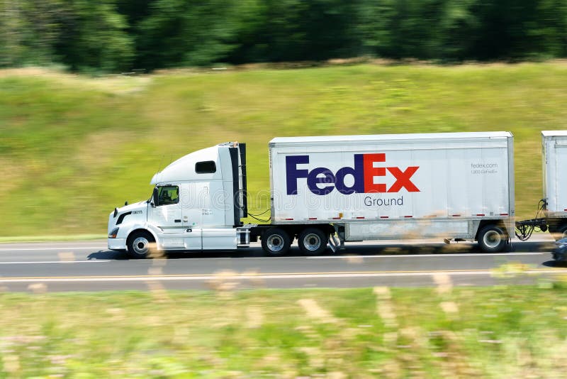 Fedex Transporta Semi Com Reboque Foto de Stock Editorial - Imagem de ...
